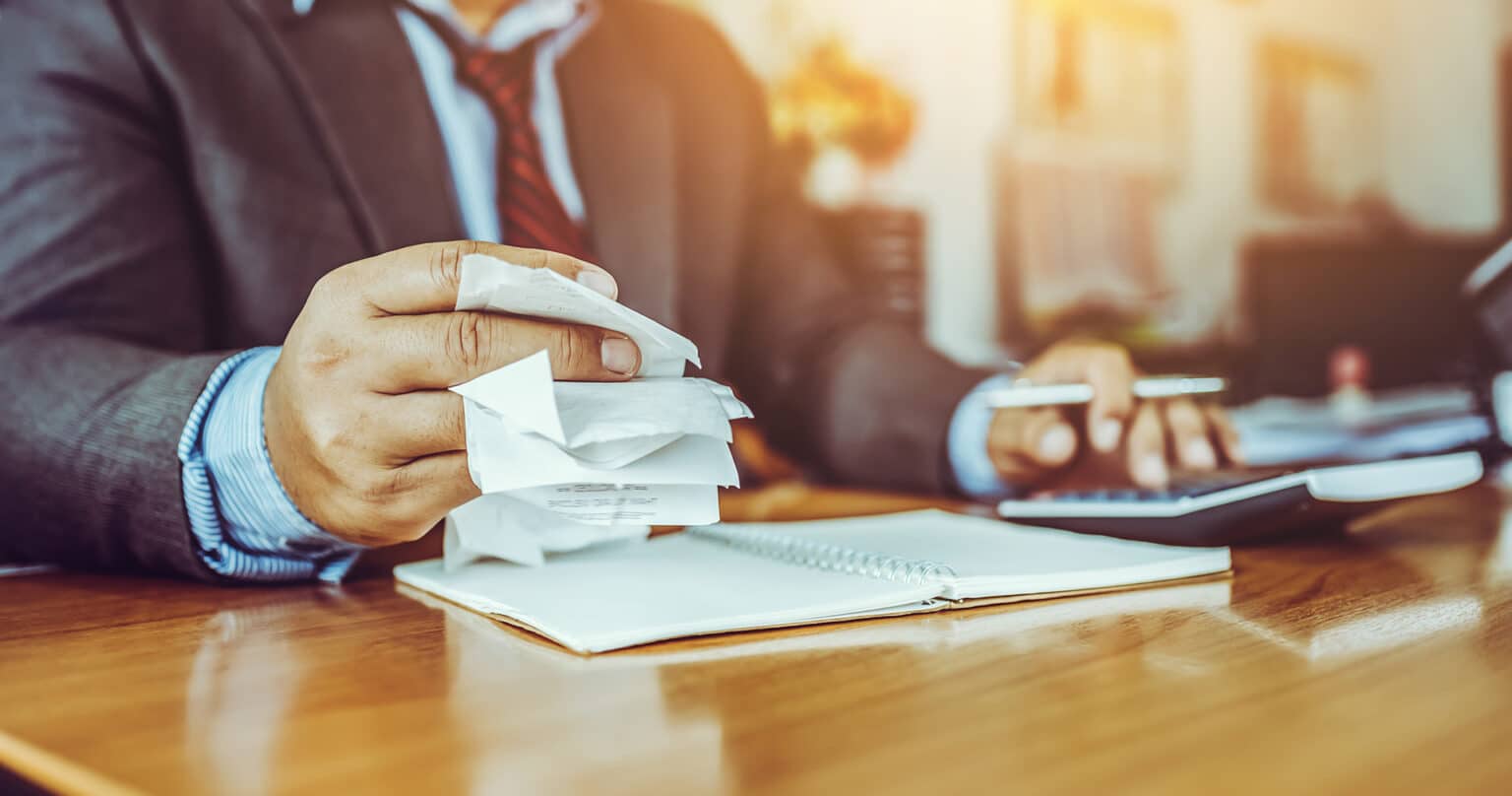 Expense Tracking: 8 Ways to Track Receipts | Invoice Simple